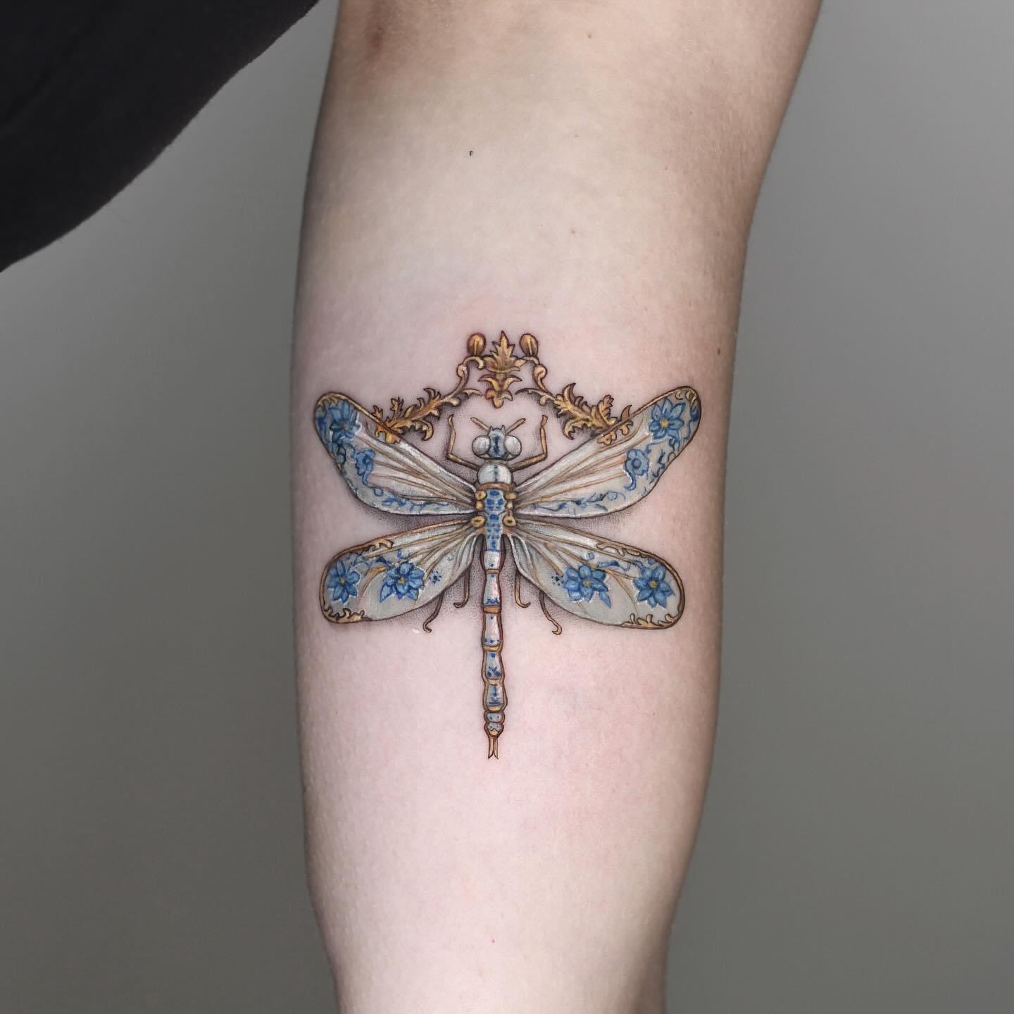 15 Realistic Dragonfly Tattoos for Women - SipNFeel